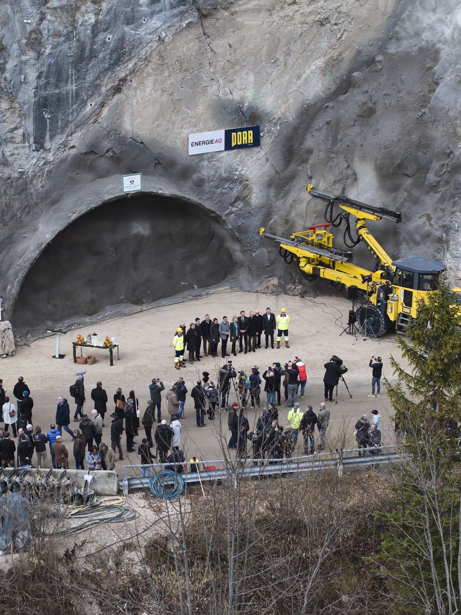 Glück auf! Tunnelbau für das Pumpspeicherkraftwerk Ebensee gestartet.